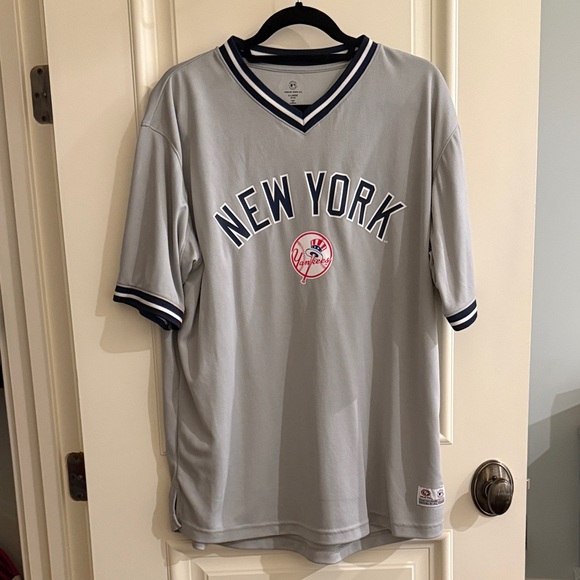 True Fan | Shirts | New York Yankees Gray Mens Jersey | Poshmark
